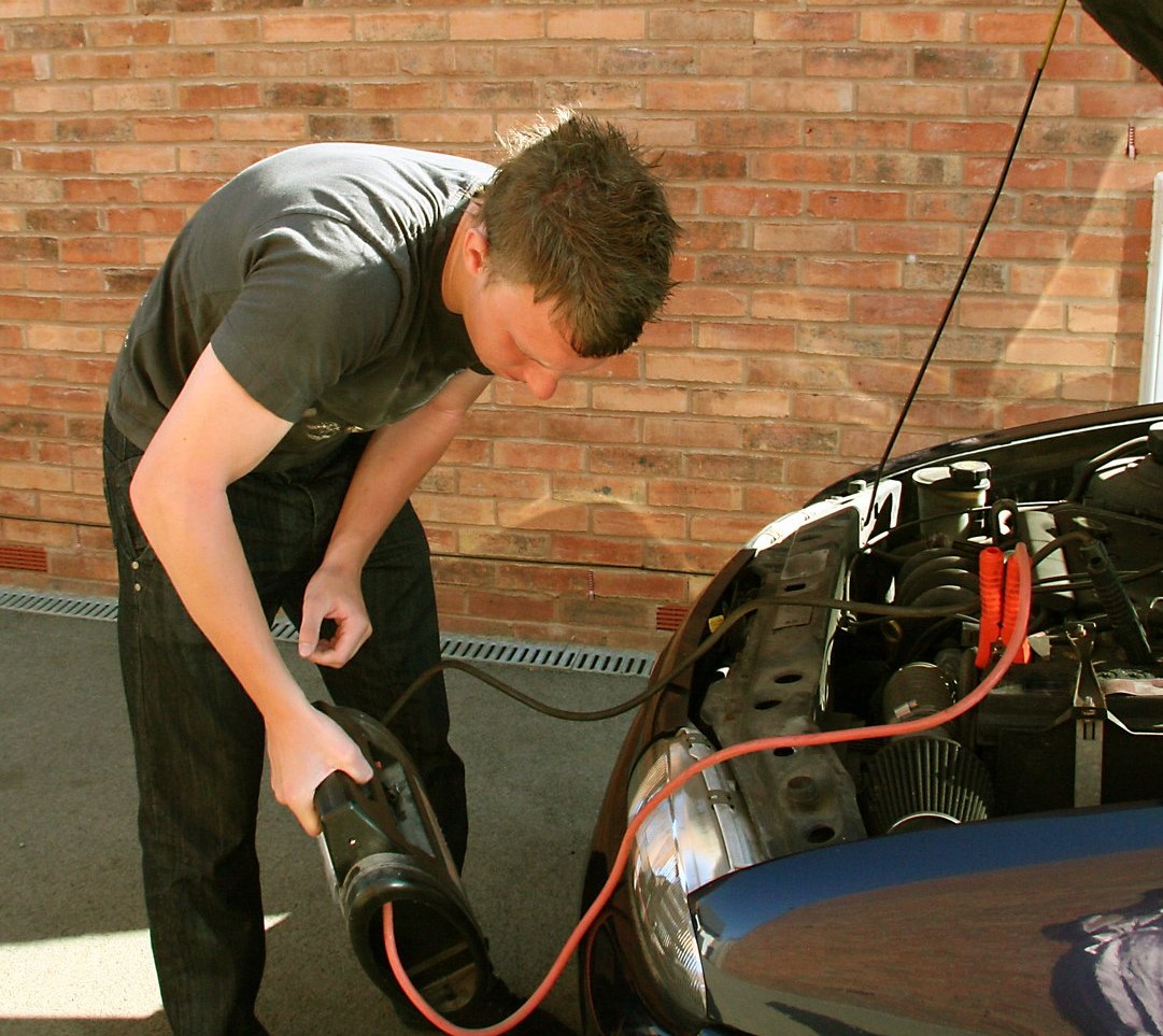 How to Prevent Your Battery from Draining Fast – Offroading 4×4 Guides ...